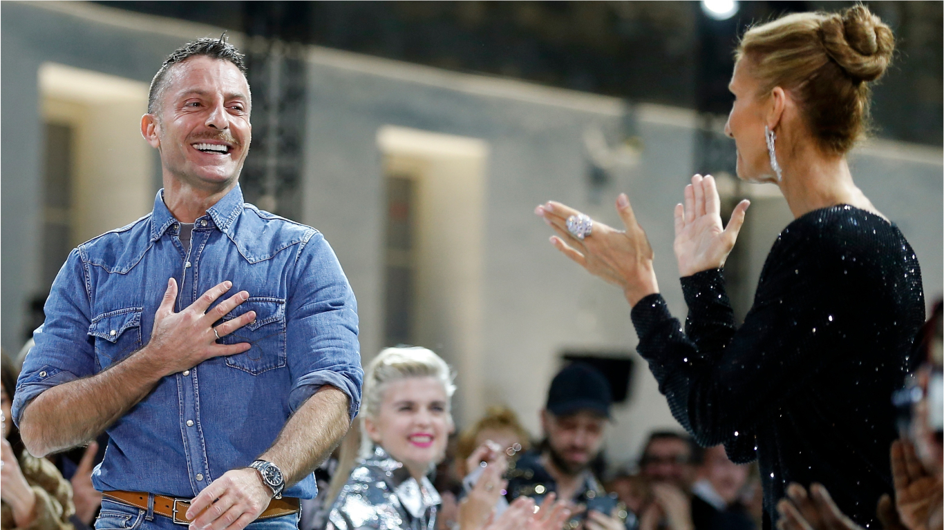 Céline Dion Se Emociona E Chora Durante Desfile Da Semana De Moda De