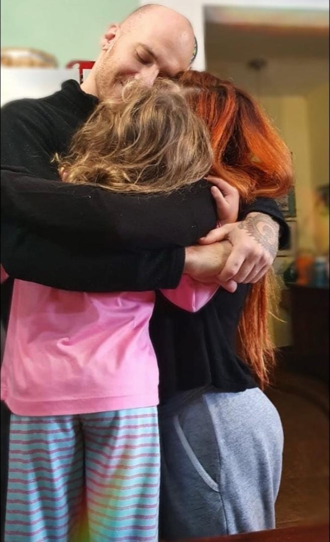 Pitty explica o motivo de nunca mostrar o rosto da filha nas redes: 'Eu ...